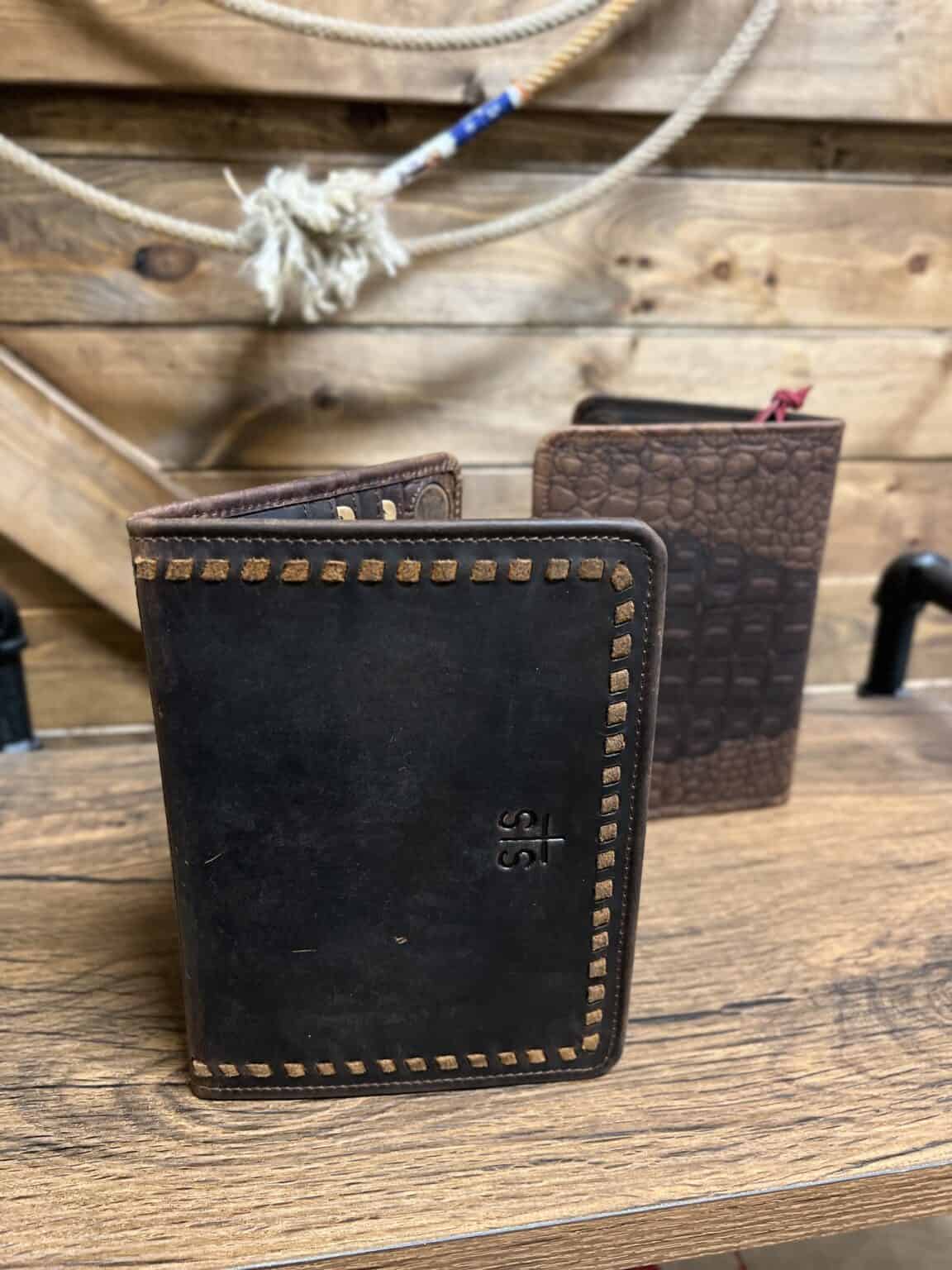 STS Catalina Croc Magnetic Bifold Wallet - Saddle Rags